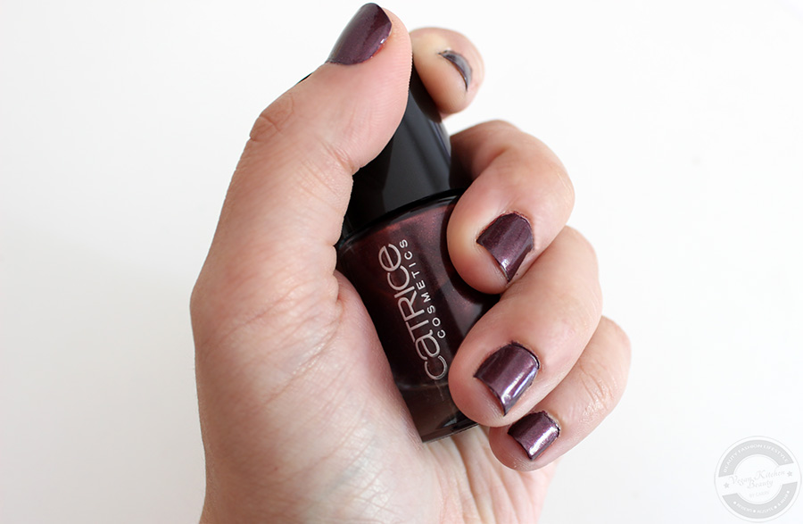 NOTD - Catrice First Class Up-Grape | Living the Beauty